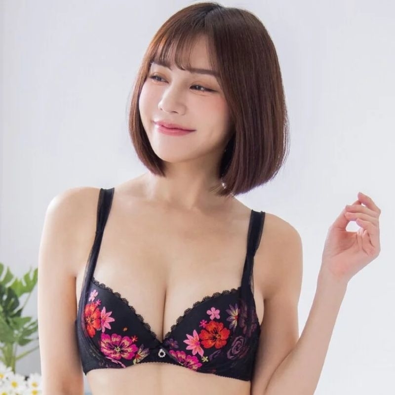 專櫃 La Felino - 春神降臨3/4泡棉款B-E罩杯內衣 - 豐運黑【86016-99】 | 蝦皮購物