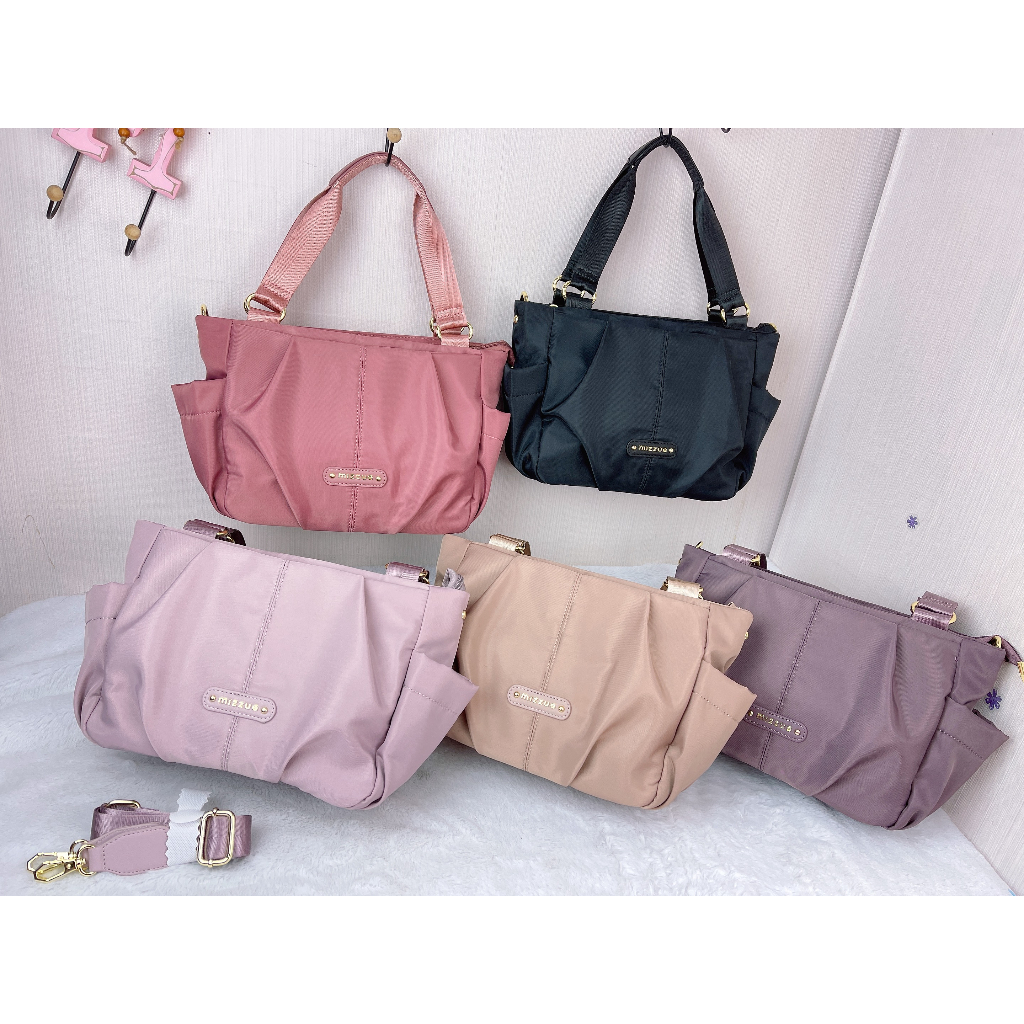 台灣現貨 MIZZUE品牌 📣📣📣 韓版 輕巧斜背包 厚磅尼龍防潑水💦防水女包 多隔層 側口袋可放水壺 PH8002 | 蝦皮購物