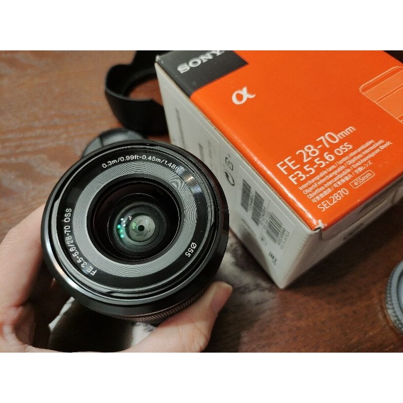 售價9000-sony 28-70,sel2870,公司貨，二手外盒說明書完整 | 蝦皮購物