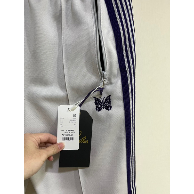 全新) NEEDLES x STUDIOUS / TRACK PANT Poly Smooth 運動褲灰紫 全新) NEEDLES x STUDIOUS / TRACK PANT Poly Smooth 運動褲灰紫