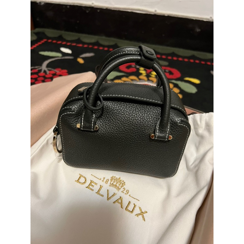 「已售出」全新 Delvaux Cool Box Nano 深綠色 接近黑色 小包 斜揹包 台灣購證 | 蝦皮購物