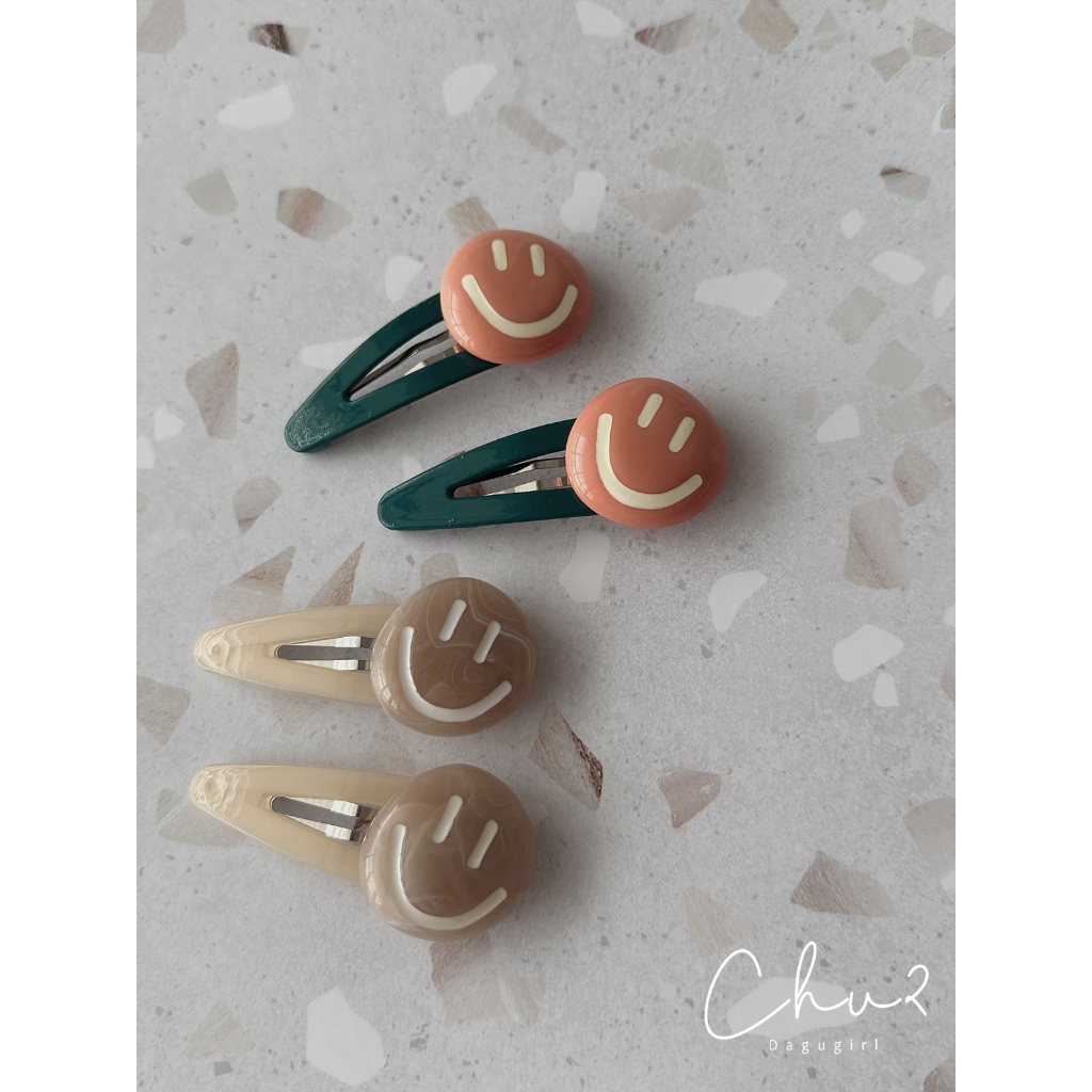 【Chu2 shop】A23010 emoji 笑臉大髮夾 (橘綠/棕杏) | 蝦皮購物