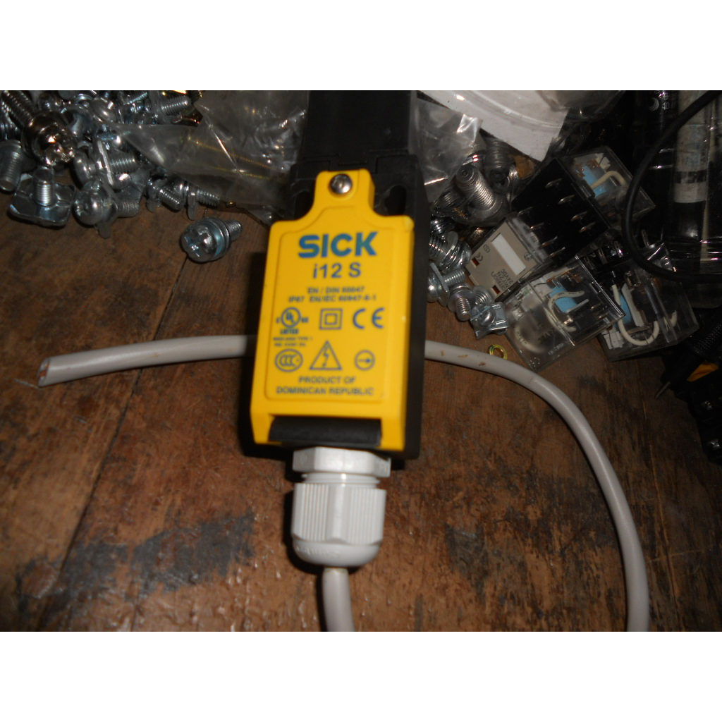 SICK 機械式安全開關 i12S 產品系列概述 附門保持力的小型電子機械式安全開關 (後) | 蝦皮購物