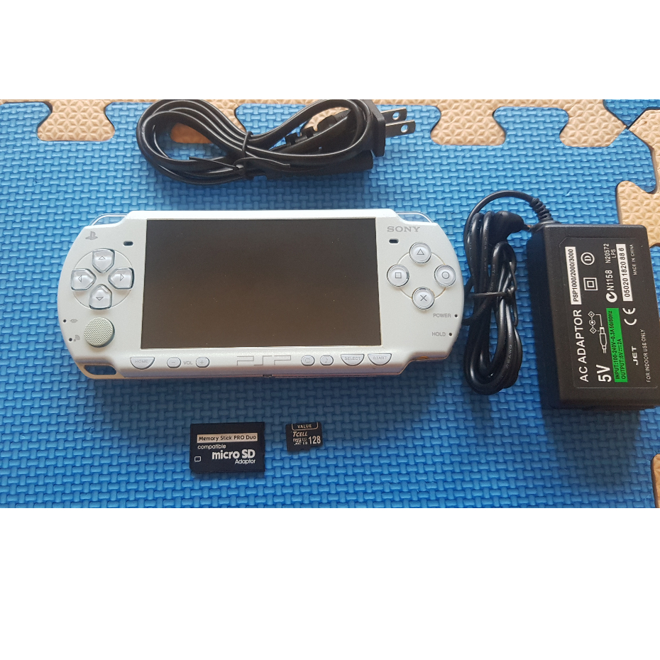 【回憶瘋】售 PSP 水藍色限定機 (已改機.內建遊戲) 贈送32G套卡 8成5新 玩戰神不當機 | 蝦皮購物