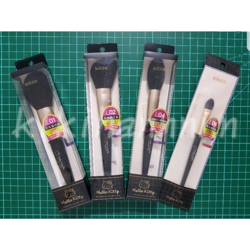 Solone x Hello Kitty 聯名 限定版 刷具 定妝蜜粉刷/斜角腮紅刷/火苗型打亮修容刷/眼窩鋪色刷 | 蝦皮購物