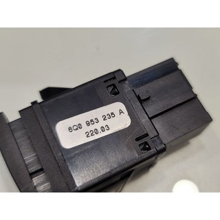 【BRK車研】原廠 vw polo 警示燈開關 一個 6Q0 953 235A 9成8新 | 蝦皮購物