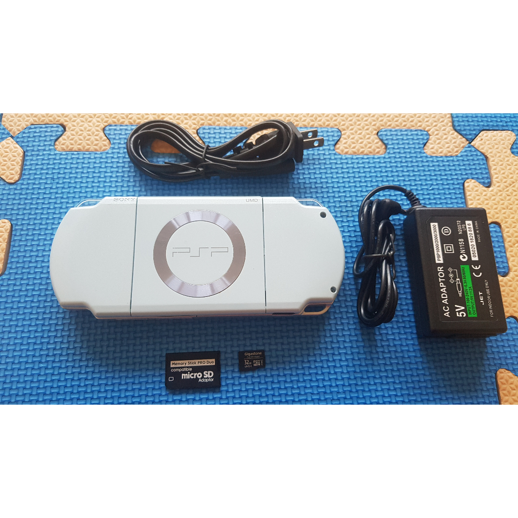 【回憶瘋】售 PSP 水藍色限定機 (已改機.內建遊戲) 贈送32G套卡 8成5新 玩戰神不當機 | 蝦皮購物