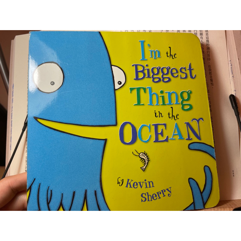I’m the Biggest Thing in the Ocean英文繪本厚頁書 書況佳 快速出貨 | 蝦皮購物