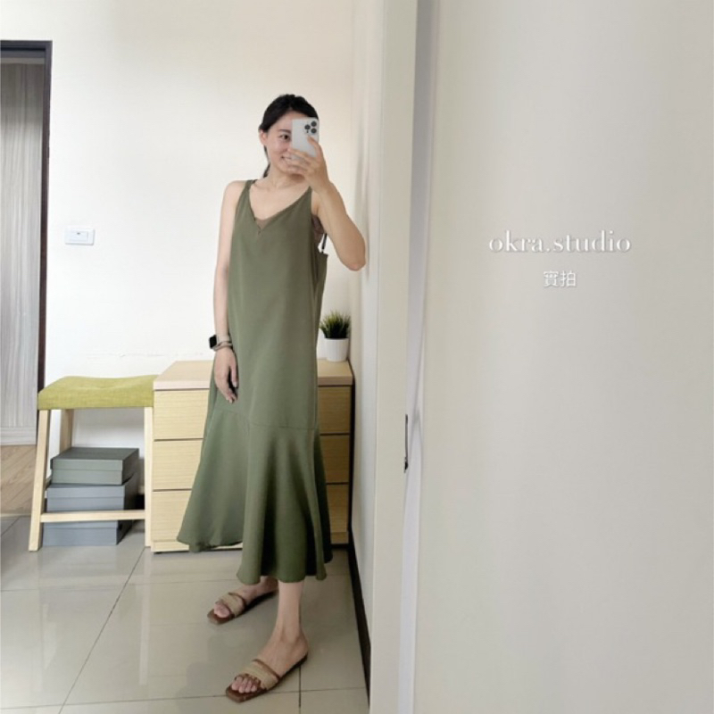 𝐨𝐤𝐫𝐚.𝐬𝐭𝐮𝐝𝐢𝐨｜預購｜2色 v領寬鬆魚尾裙細肩帶洋裝 孕婦裝孕婦洋裝 0489 | 蝦皮購物