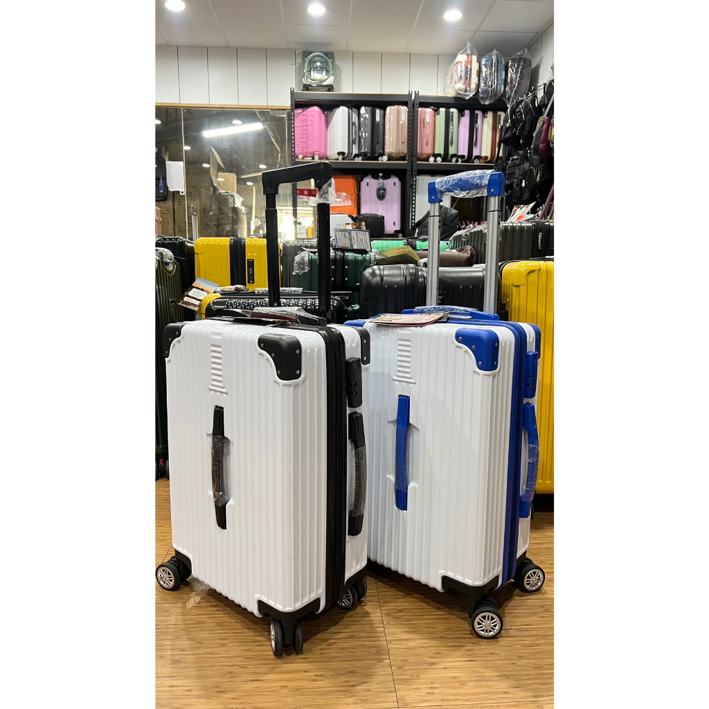 小NG 外觀微刮痕 功能正常 畢業旅行 學生旅行 非常合適 Eason奧斯卡 18吋登機箱行李箱 純黑色 藍白色 | 蝦皮購物