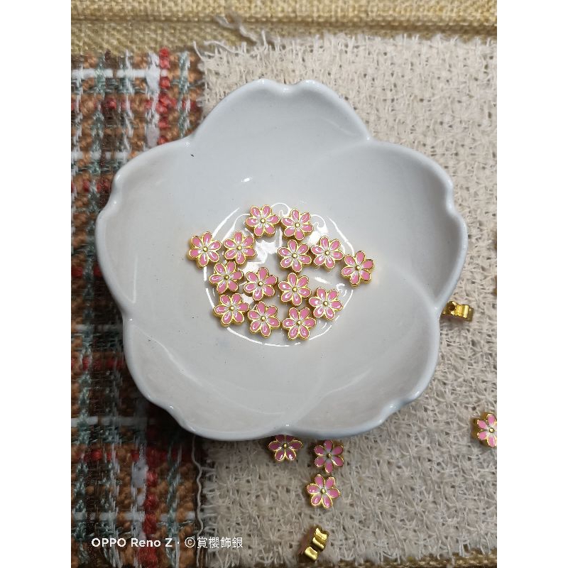 C0102 (全館滿699免運）銅鍍金 六瓣粉花花 手作配件 | 蝦皮購物