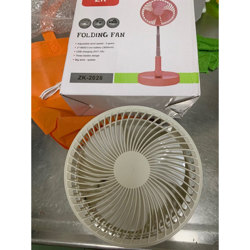 ZK-2028/折疊式風扇 收納式風扇 電風扇 白色 內建鋰電池 USB充電 | 蝦皮購物