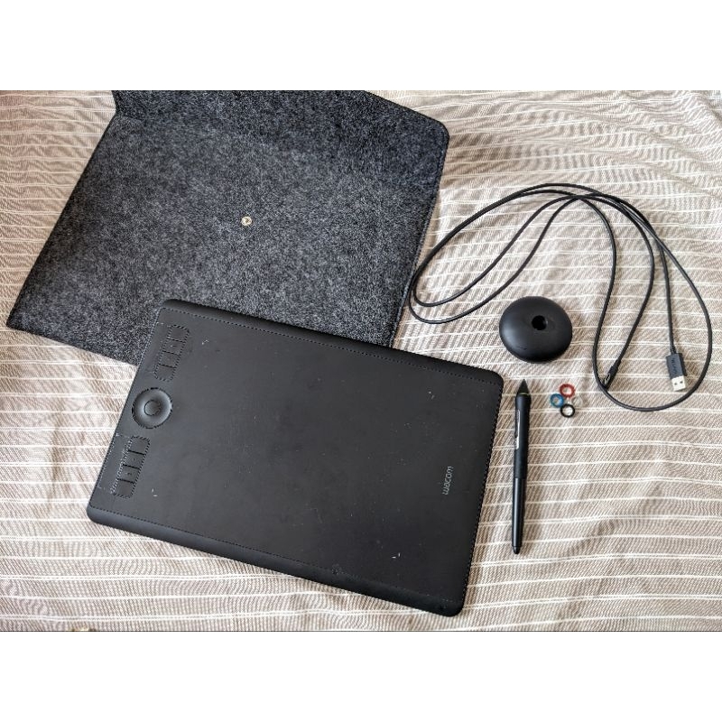 二手Wacom PTH-660 Wacom Intuos Pro Medium PTH-660/K0 專業繪圖板 電繪板 | 蝦皮購物