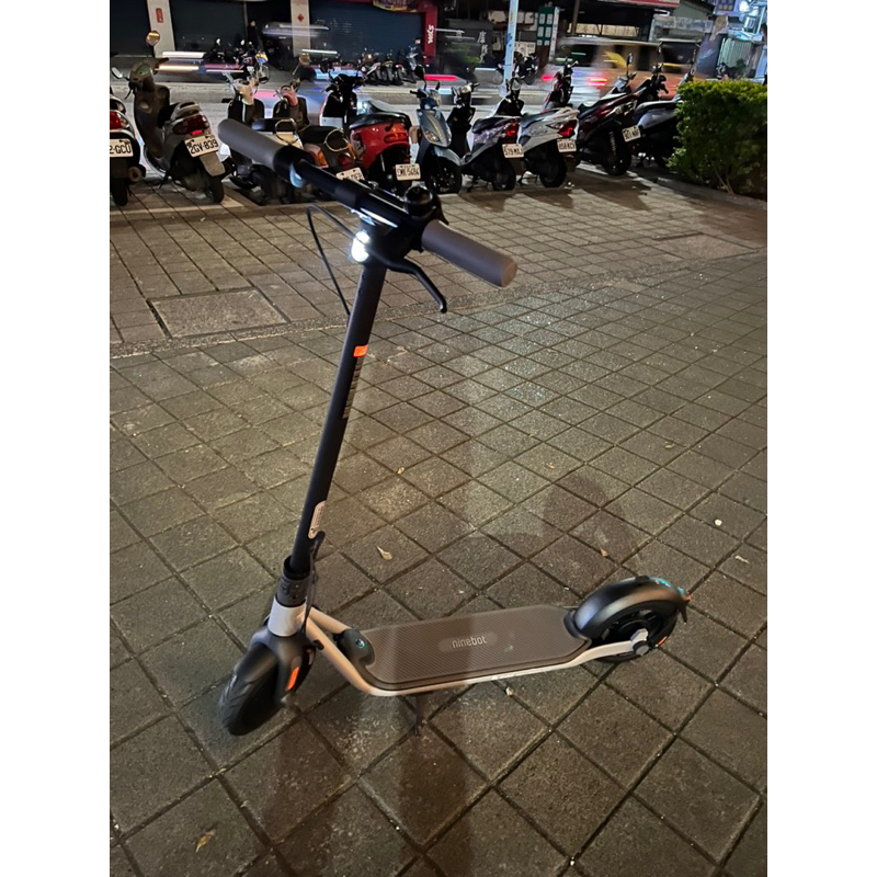 【Segway】Ninebot D18W電動滑板車（已售完） | 蝦皮購物