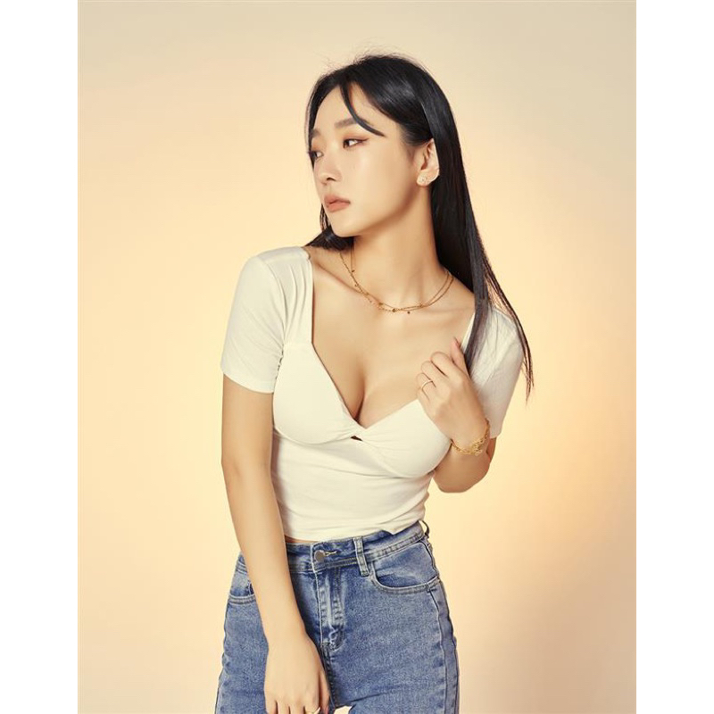 轉賣wave shine深V扭結美波bra上衣 白 bratop M碼 全新品 | 蝦皮購物