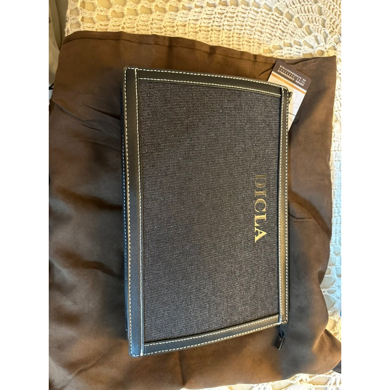 (全新）DICLA 迪克拉手拿包（含購證防塵袋） | 蝦皮購物