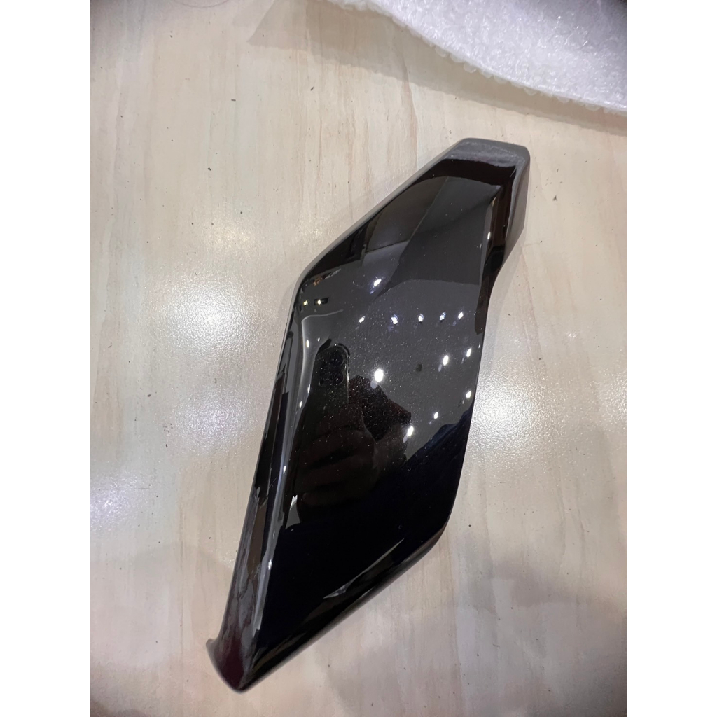 FZS-V3 右整流罩 油箱小塊殼 (黑) B4G-F137X-00-P0 | 蝦皮購物