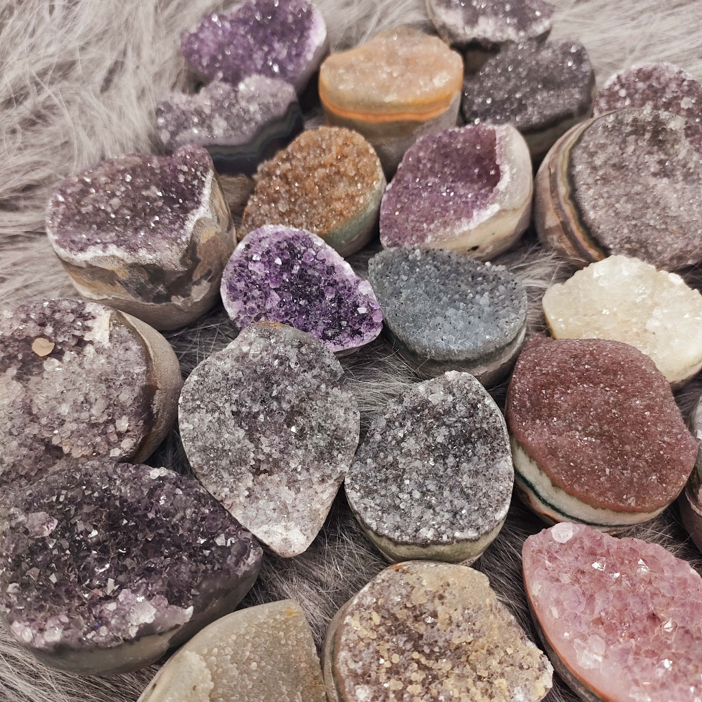 [硯嵐水晶YL Crystal]迷你恐龍蛋 異象晶鎮 紫水晶 迷你晶鎮 紫水晶 擺件 消磁 | 蝦皮購物