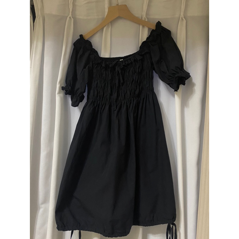 oiiv皺摺抽繩洋裝 | 蝦皮購物