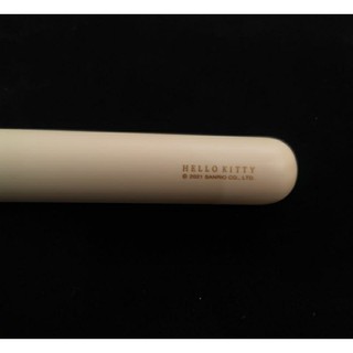 【Solone】現貨 快速出貨 Hello Kitty 限定版 專屬訂製刷具 奶油香檳系列 贈螺旋睫毛刷眉刷 限量特賣 | 蝦皮購物