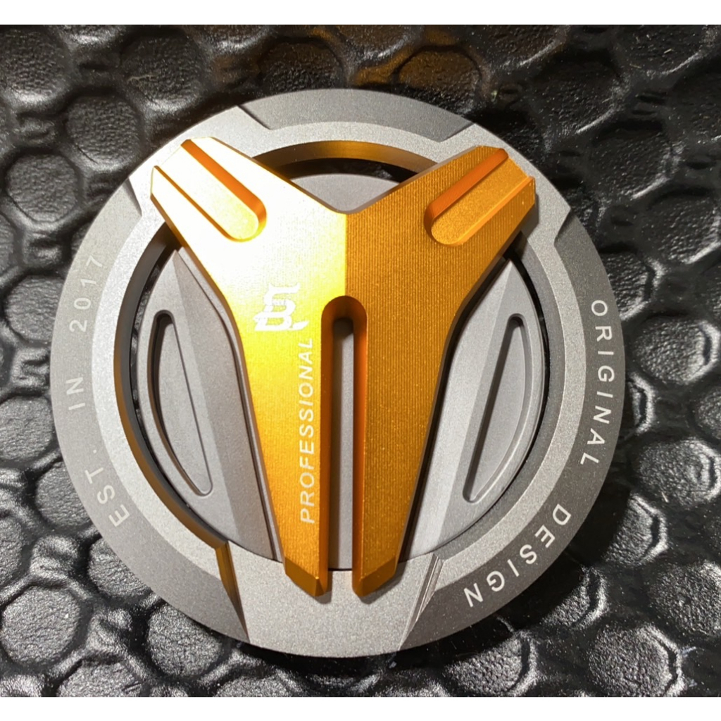 【葳葳精品】野蠻公牛 YAMAHA 戰戟油箱蓋 新勁戰、S-MAX、FORCE、BWSR | 蝦皮購物