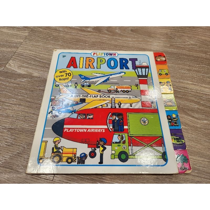 Playtown: Airport (A Lift-The-Flap Book) 二手英文繪本 | 蝦皮購物
