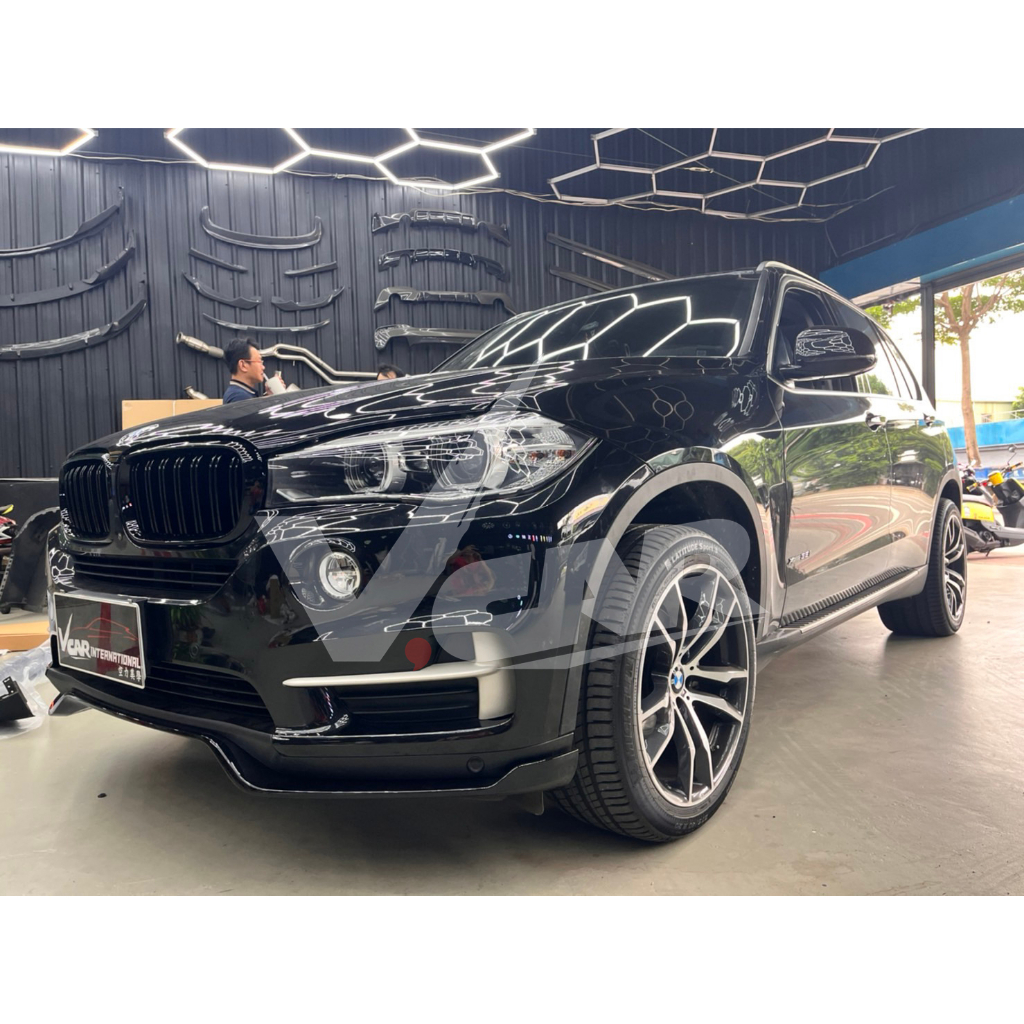 【V.Car】BMW F15 X5 M-Tech 亮黑前下巴 | 蝦皮購物