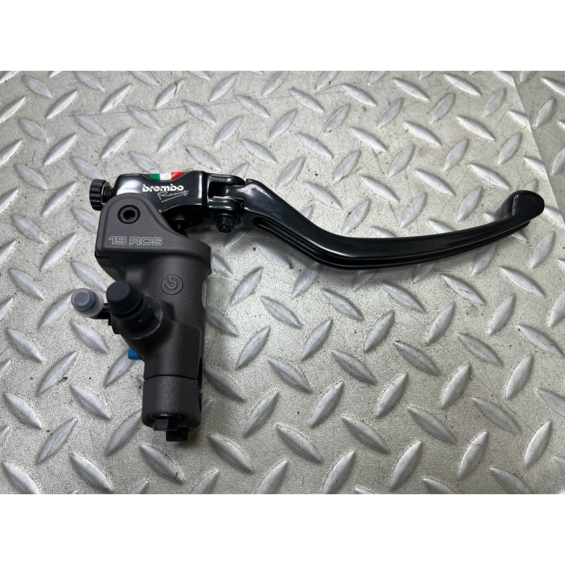 DIY本舖 BREMBO 19 RCS RCS19 右邊 直推式上泵 總泵 直推主缸 總幫 全配 內含全數配件 | 蝦皮購物
