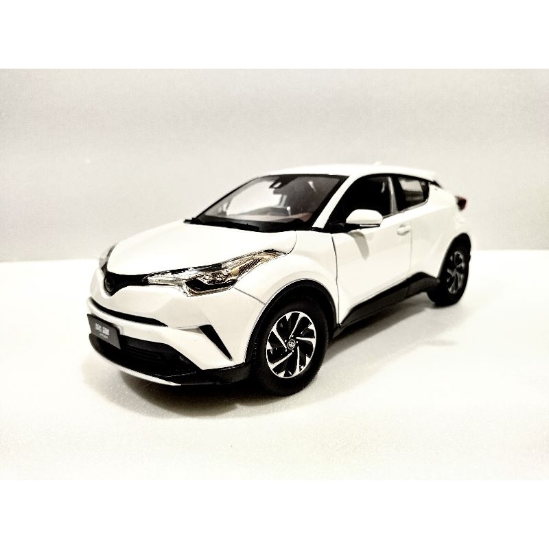 （現貨）1：18 原廠 TOYOTA IZOA （台版 CH-R) | 蝦皮購物