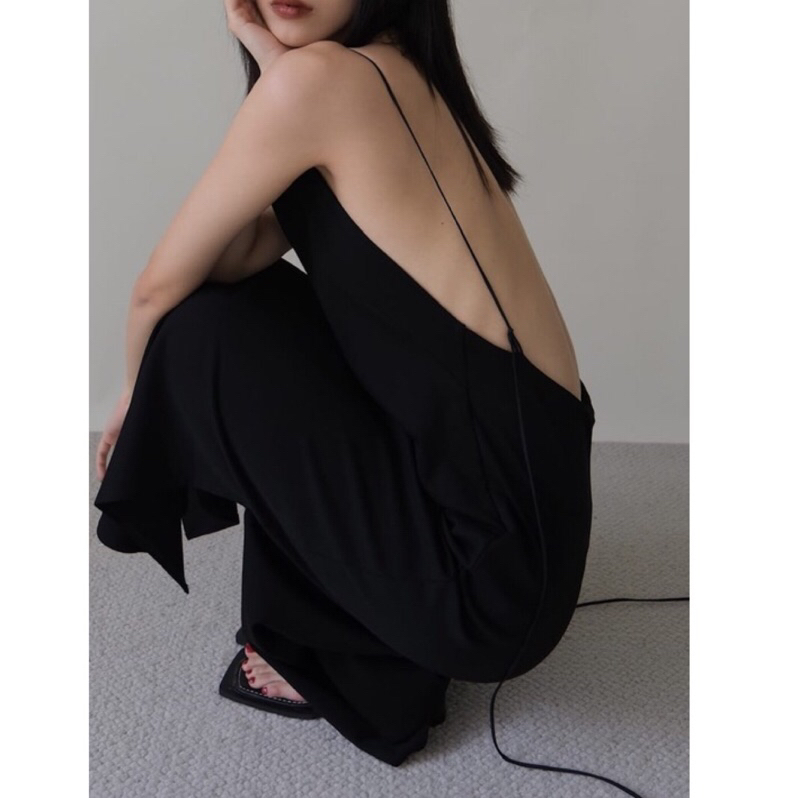 韓國連線 四月新品 DP13 細帶露背長洋裝 黑/白 | 蝦皮購物