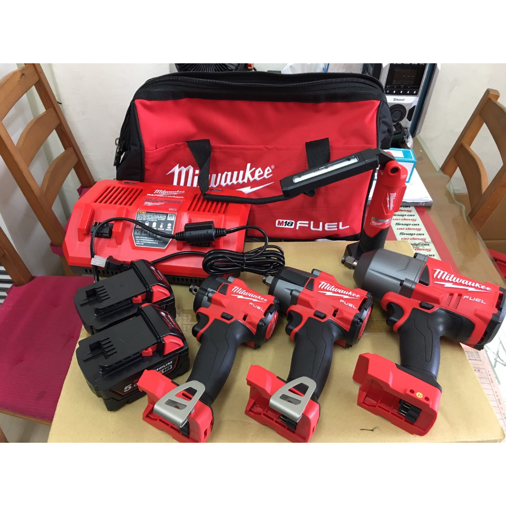 三起工具-Milwaukee美沃奇18V鋰電無碳刷扭力扳手三機組M18 FPP4AA-533B送棘輪板手套筒組106入 | 蝦皮購物