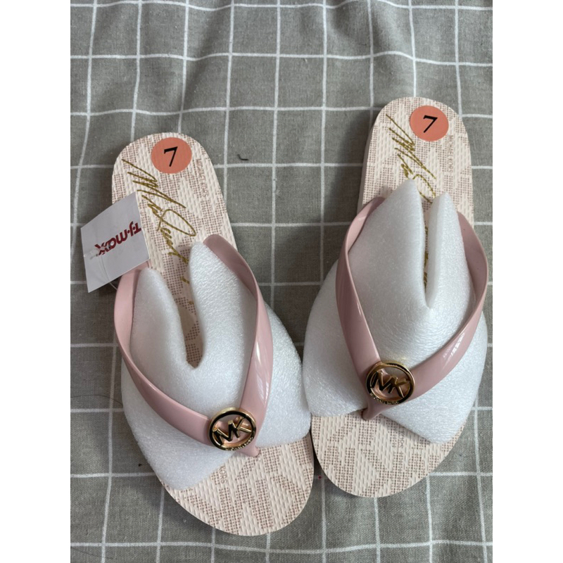 Michael kors PVC 夾腳拖 拖鞋 女生 夏天 沙灘鞋 奶油 粉色 櫻花粉 全新 正品7M 24公分 微瑕疵 | 蝦皮購物
