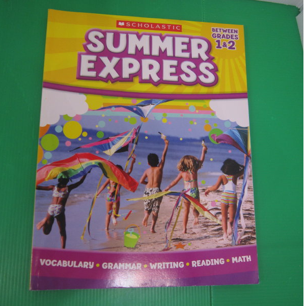 「二手書」 Scholastic Summer Express Grades 1-2 英文練習本 | 蝦皮購物
