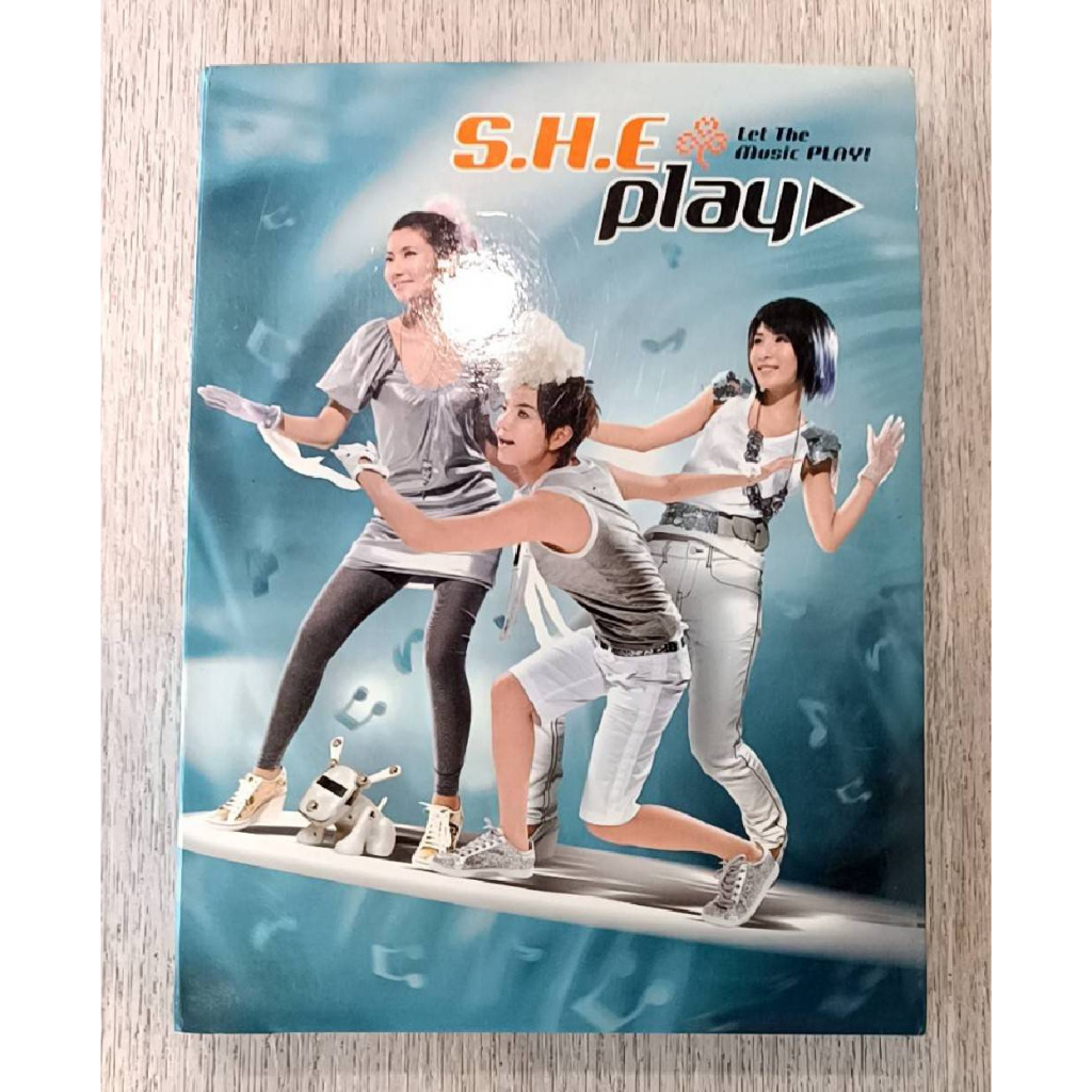 S. H. E play CD +VCD 二手CD 、VCD 附寫真歌詞 中國話 謝謝你的溫柔 藉口 獨唱情歌 | 蝦皮購物