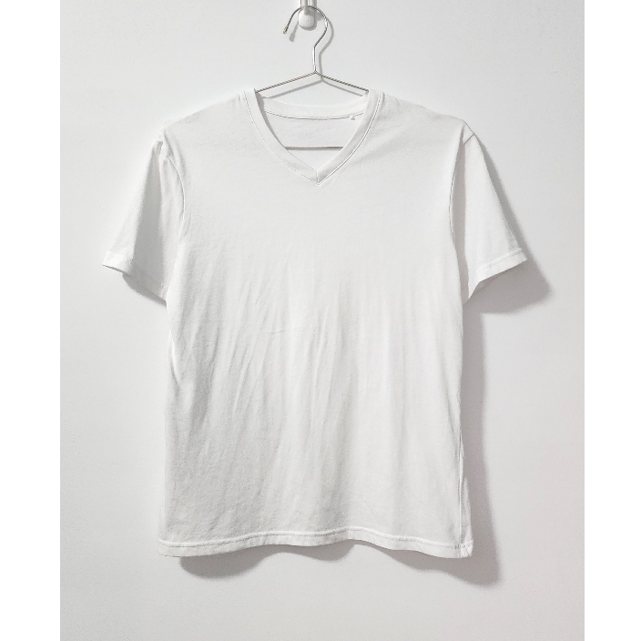 Lativ 白色 快乾棉 V領 修身 短袖 上衣 T恤 T-shirt Tee | 蝦皮購物