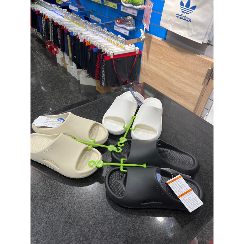 CROCS 卡駱馳 麵包 拖鞋 208392-001 黑色 208392-100 白色 208392-2Y2 奶茶色 | 蝦皮購物