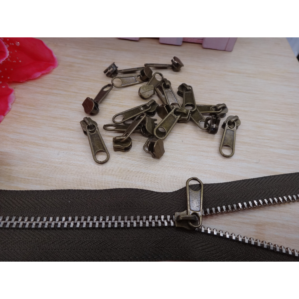 3號 金屬拉錬頭 YKK拉鏈可用 3V金屬拉鏈頭 拉鏈頭 金屬拉鏈 箱包配件 拼布材料 diy材料 | 蝦皮購物