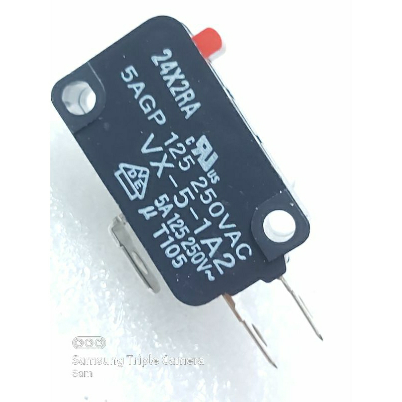 微動開關 VX-5-1A2 日本製 無柄 OMRON VX51A2 5A 輕力 *訂單金額滿50元(不含運費)才出貨 | 蝦皮購物