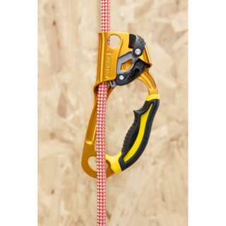 【小瓜戶外】Petzl Ascension 手持式上升器 溯溪 溪降 jumar [全新現貨] | 蝦皮購物