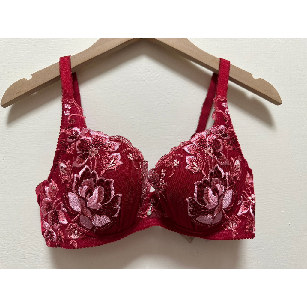 華歌爾 莎露 美鑽 刺繡蕾絲 精緻內衣 專櫃進口內衣 紅色 B70 C70 D70 C75 添加鋅纖維 | 蝦皮購物