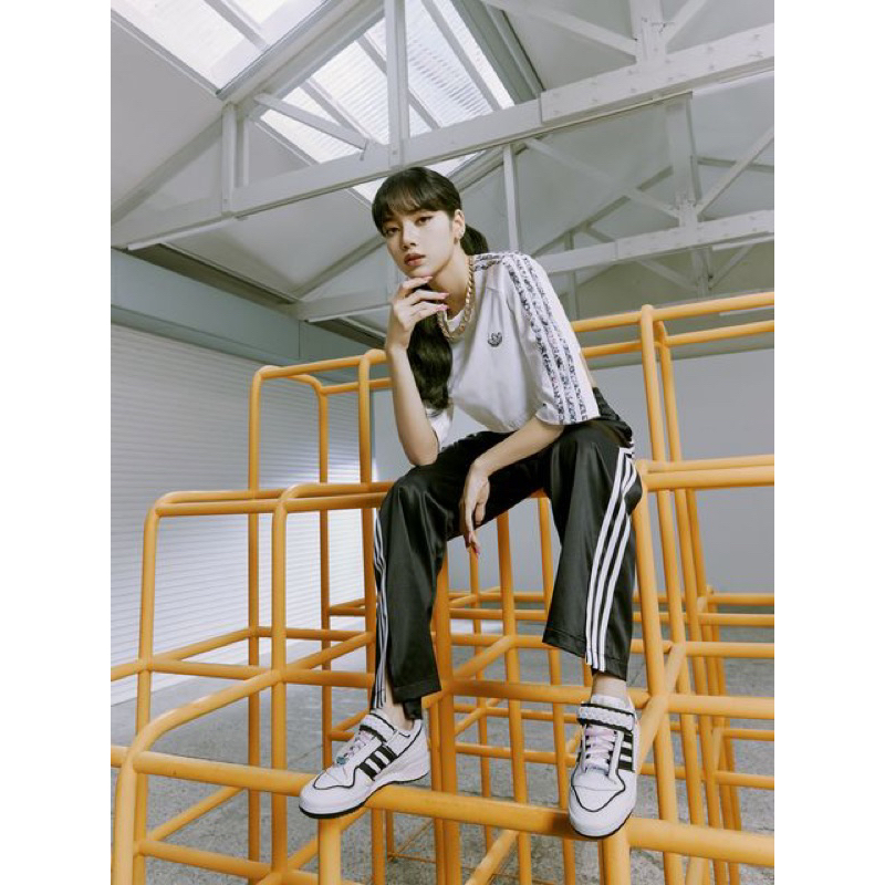 Lisa Blackpink代言Adidas Original 全新 花紋 碎花 上衣 S | 蝦皮購物