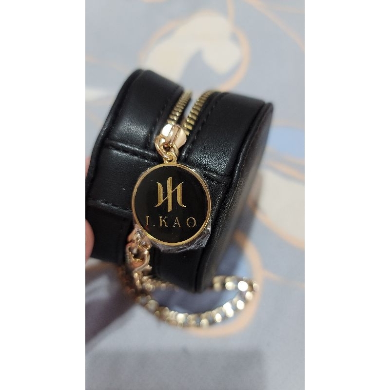 J.GAO J.KAO粉底粉餅包 附鏈條 全新 | 蝦皮購物