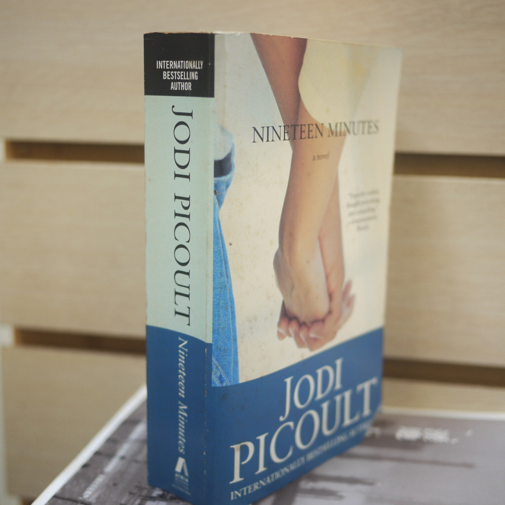 【午後書房】Jodi Picoult，《Nineteen Minutes》，2007年出版， 230822-20 全英 | 蝦皮購物