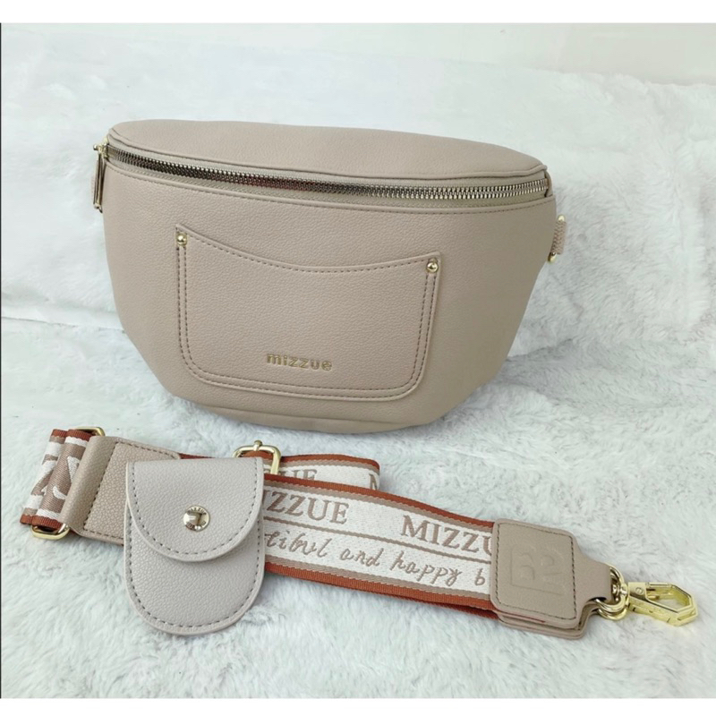 現貨 Mizzue ️寬版背袋含小零錢包皮革胸包 5色 斜胸包 側背胸包 冬天胸前包 大容量女胸包 Joey126 | 蝦皮購物