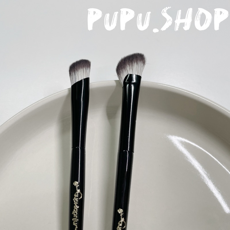 Pupu.shop♡台灣現貨｜郭小妞 黑薔薇鐮刀鼻影刷 斜頭陰影修容 修容刷 刷具 化妝刷具 | 蝦皮購物