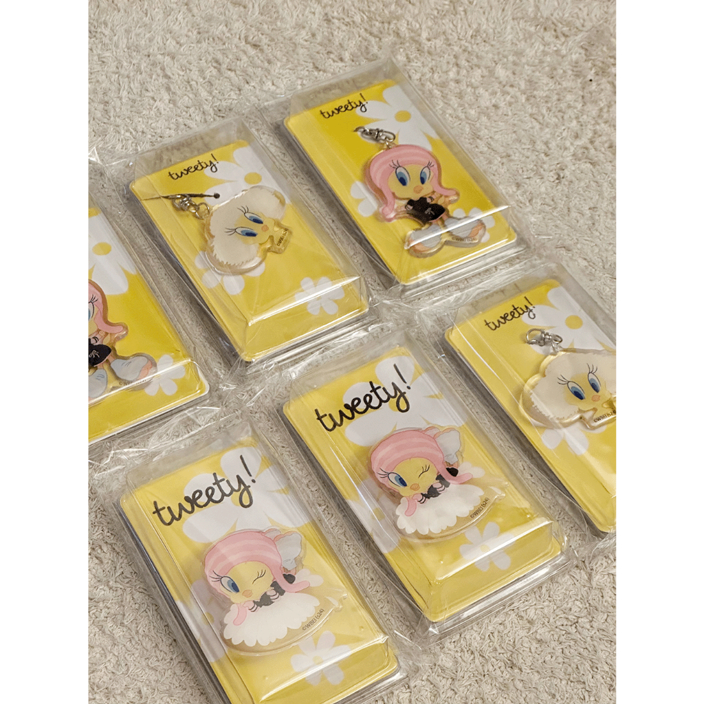 現貨 IU演唱會周邊 IU x tweety聯名手機吊飾 支架 HER 2024 | 蝦皮購物
