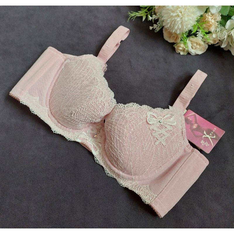 華歌爾／2色【摩奇X】健康強塑身系列 大V背 高脅邊 集中包覆 調整型內衣 80B，70F 機能內衣 塑身內衣 | 蝦皮購物