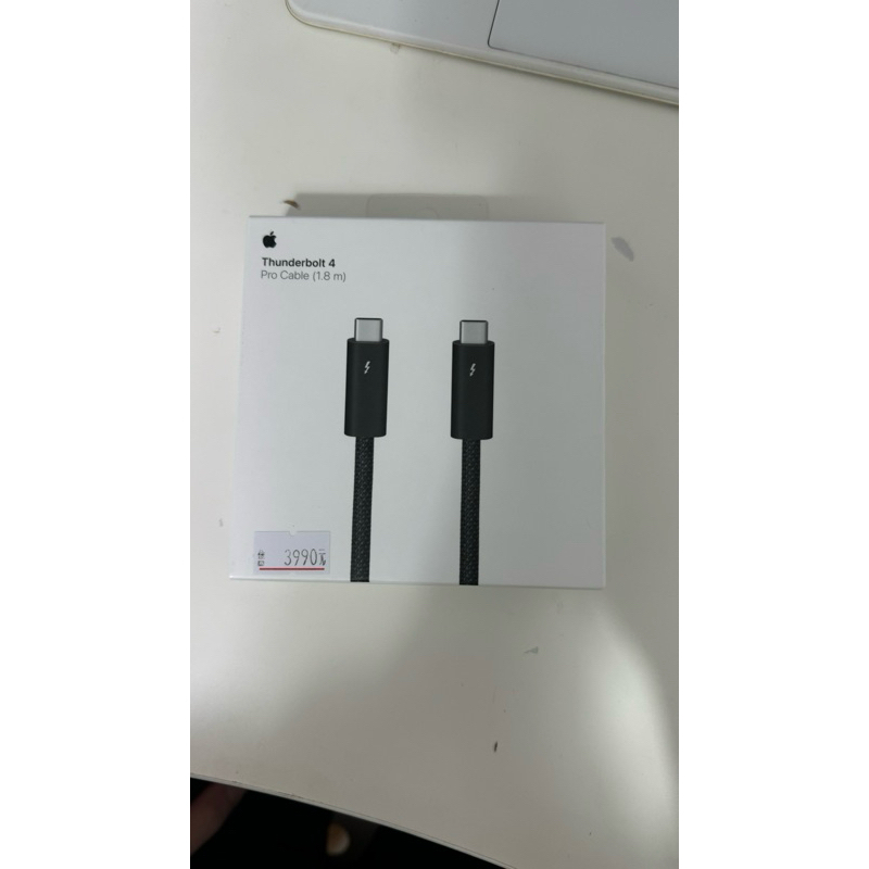 Apple thunderbolt 4 pro cable 1.8m 全新未拆封 | 蝦皮購物