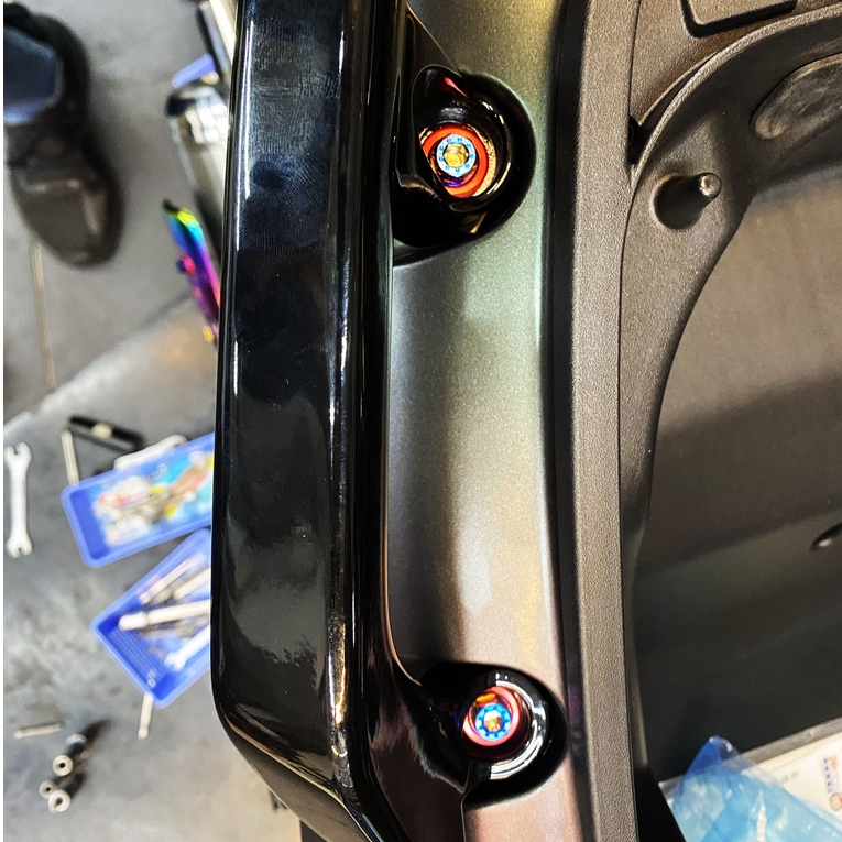 【曼巴小舖】MMBCU★CNC鍍鈦螺絲 後扶手、車殼螺絲★另有 CNC白鐵螺絲可選★MMBCU改裝 | 蝦皮購物