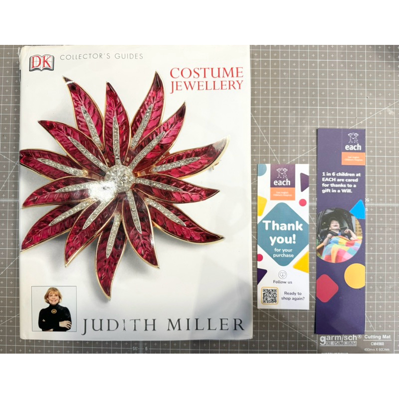 絕版書英國版的DK costume jewellery 古董珠寶飾品收藏界的 Vintage 飾品收藏聖經 | 蝦皮購物